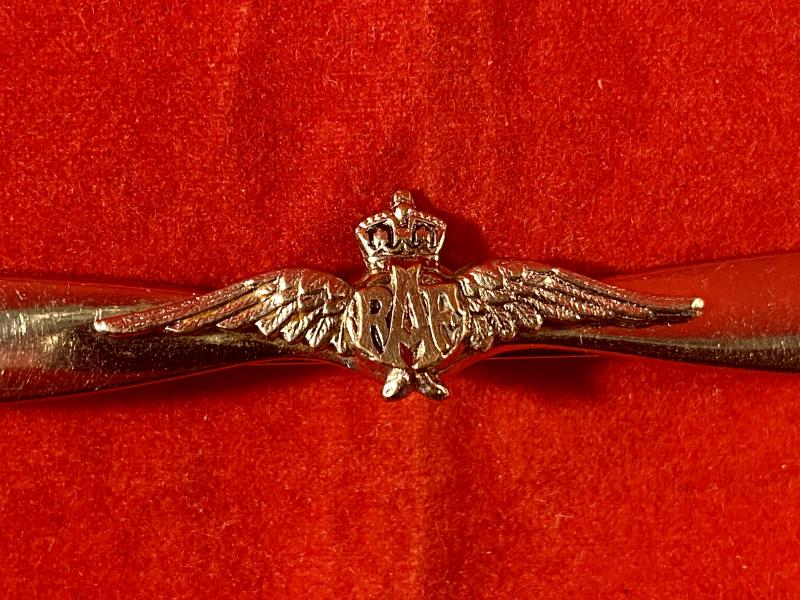 BOAS Militaria | WW2 RAF Wings and Propellor Sweetheart Brooch