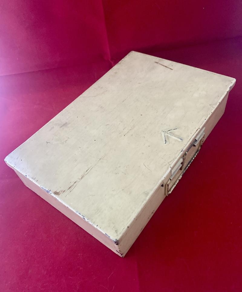 BOAS Militaria | Useful WW2 British Military WD Arrow Marked 9.25” Wide Tin